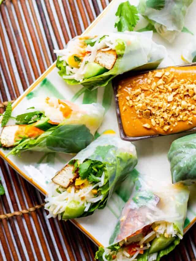 4-Ingredient Peanut Dipping Sauce for Spring Rolls - Very Veganish