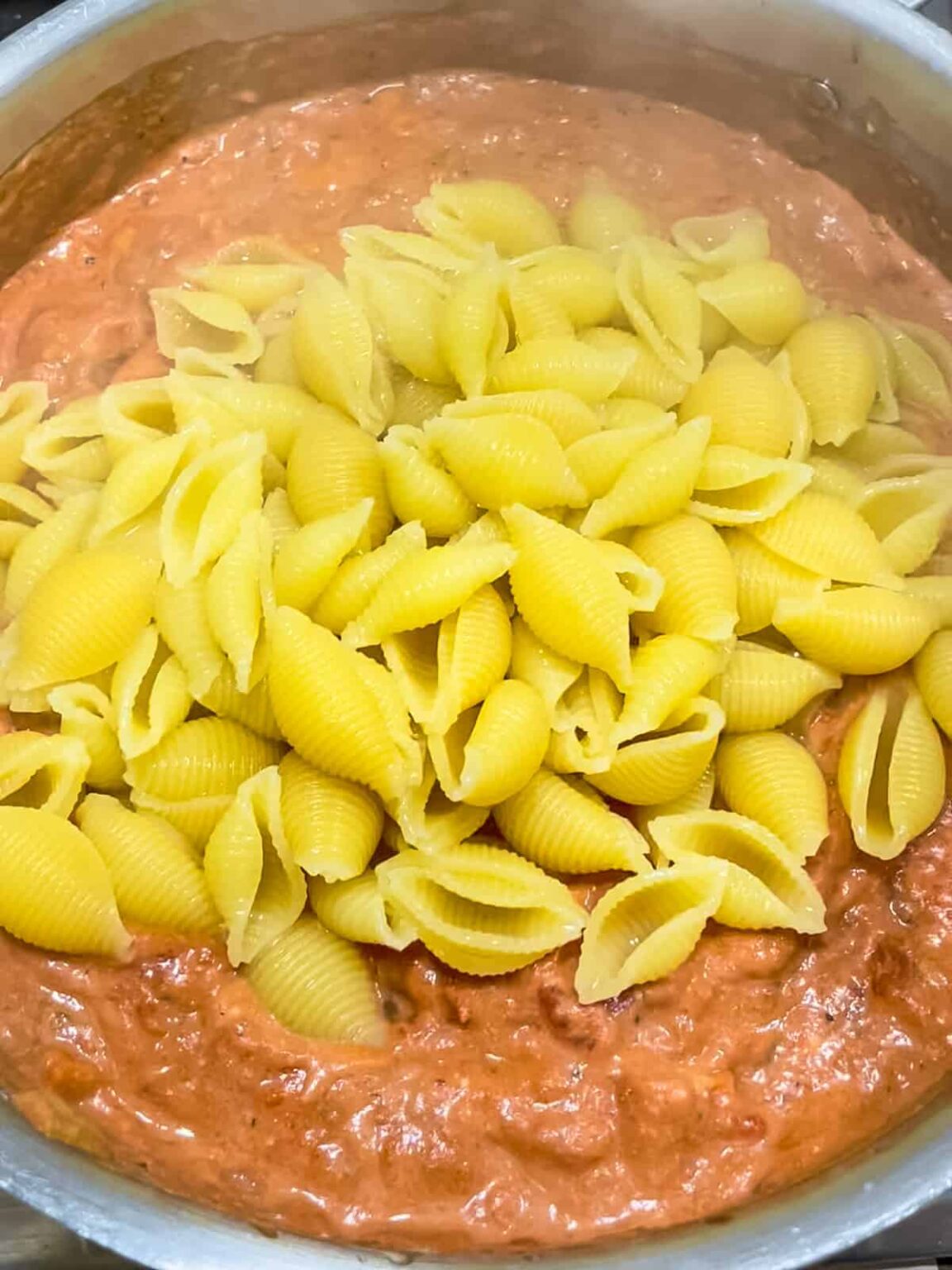 Conchiglie Rosa with Vegan Rose Pink Pasta Sauce - Very Veganish
