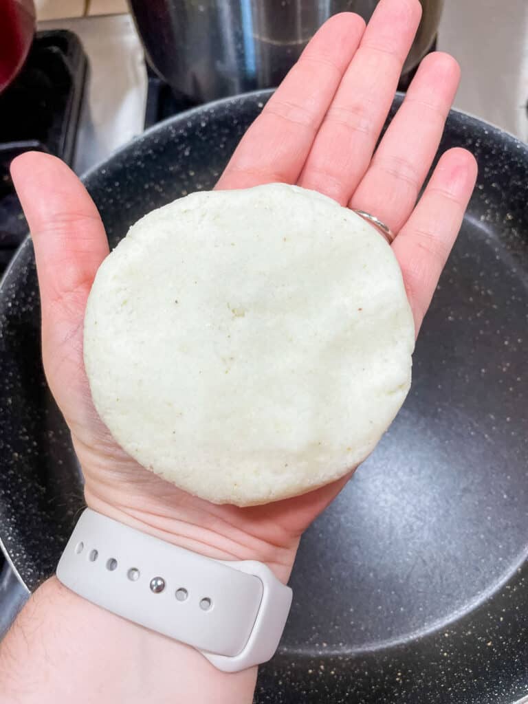 Vegan Arepas con Queso - Very Veganish