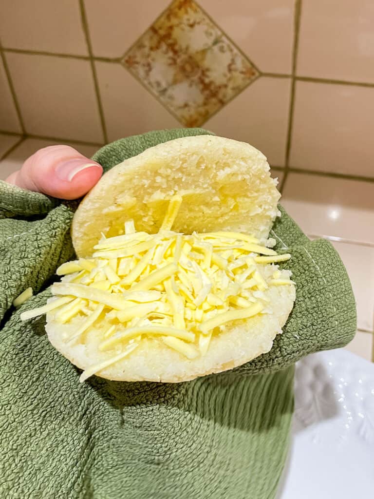 Vegan Arepas con Queso - Very Veganish