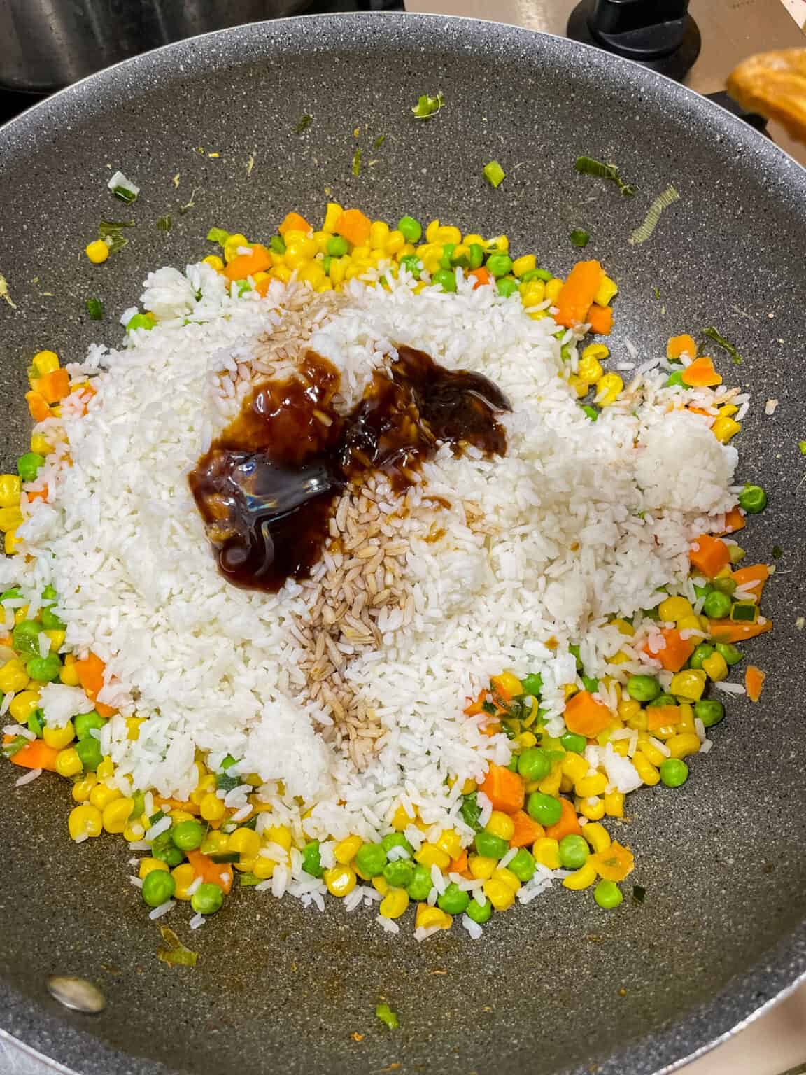 Vegetable Fried Rice (no egg) - Very Veganish